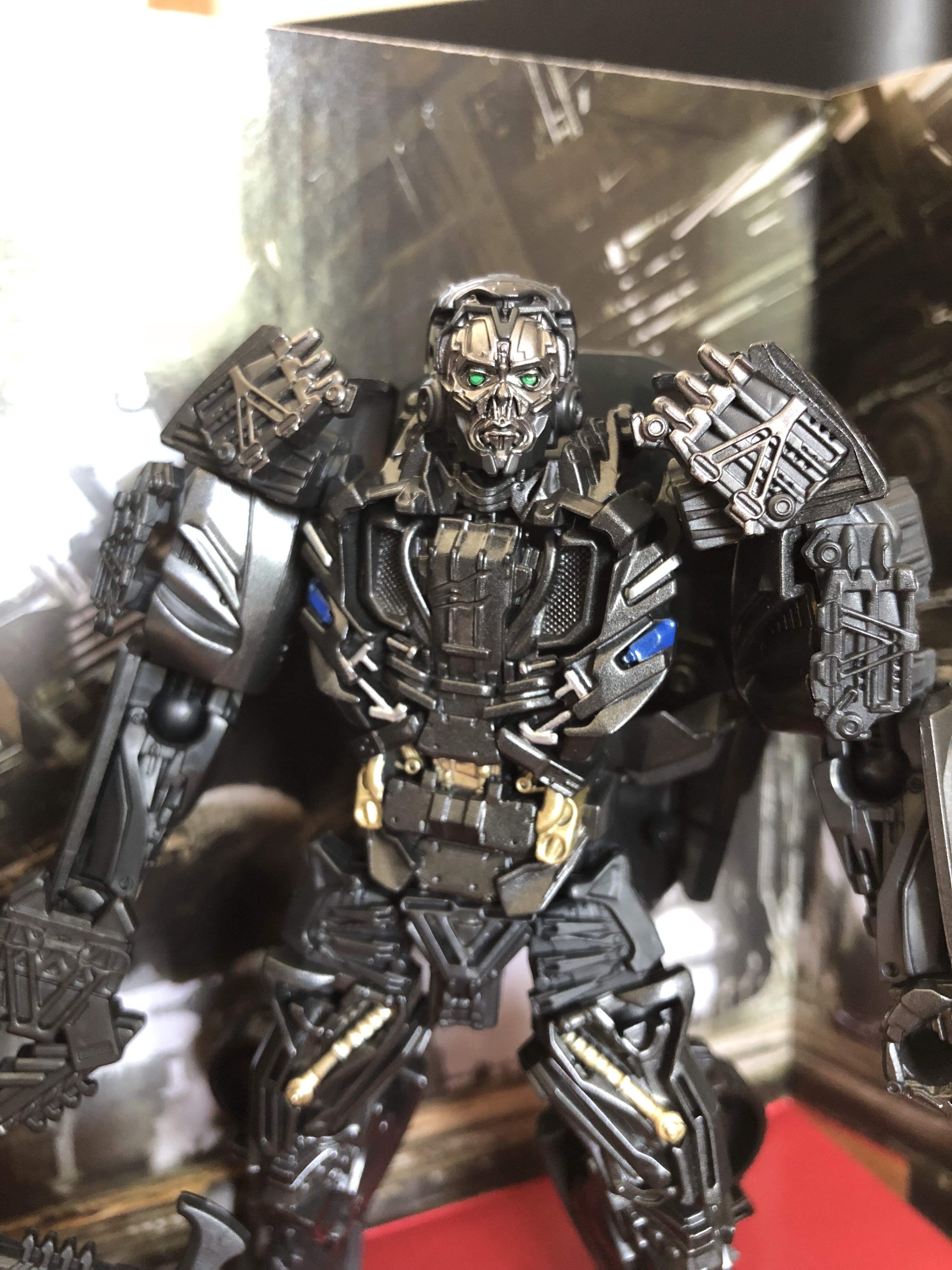 Transformers Studio Series: LOCKDOWN – Pax Cybertron